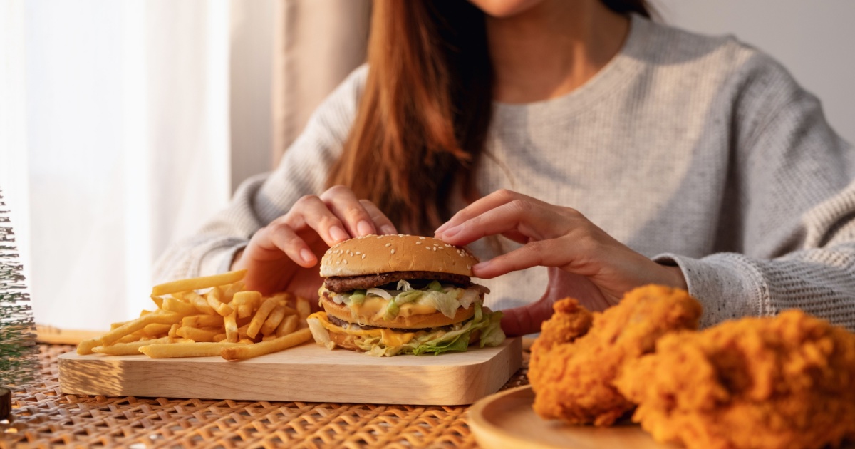 The standard American diet is deadly. Here are 7 ideas to start eating healthier : Organically Human