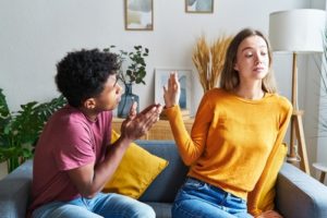 10 Subtle Clues You’re Dealing with a Fake Nice Person